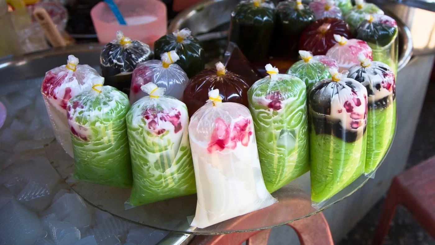 Must Try Summer Street Food In Hanoi (Part 1) | Footprint Travel